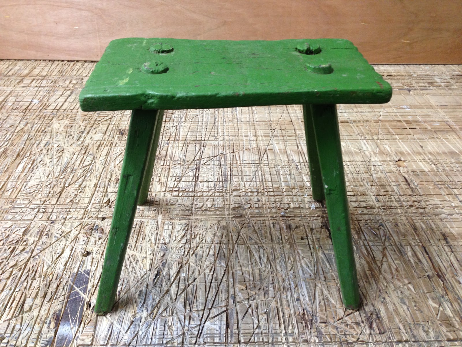 Styling and Salvage: homemade wooden stools