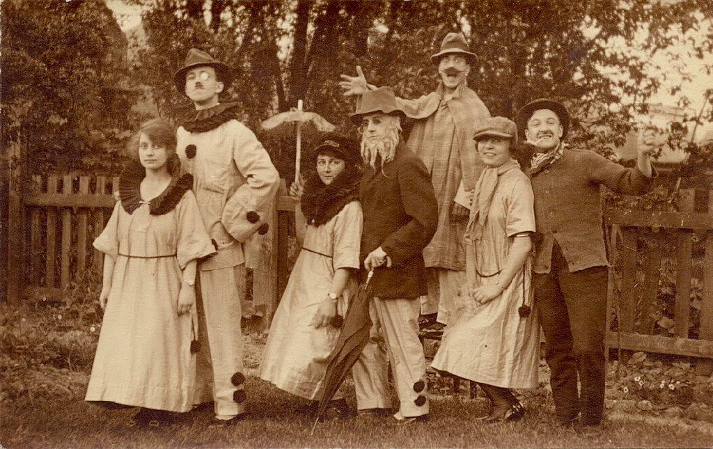 20 Vintage Photographs of Fashion and Costume from the 1910s ~ Vintage ...