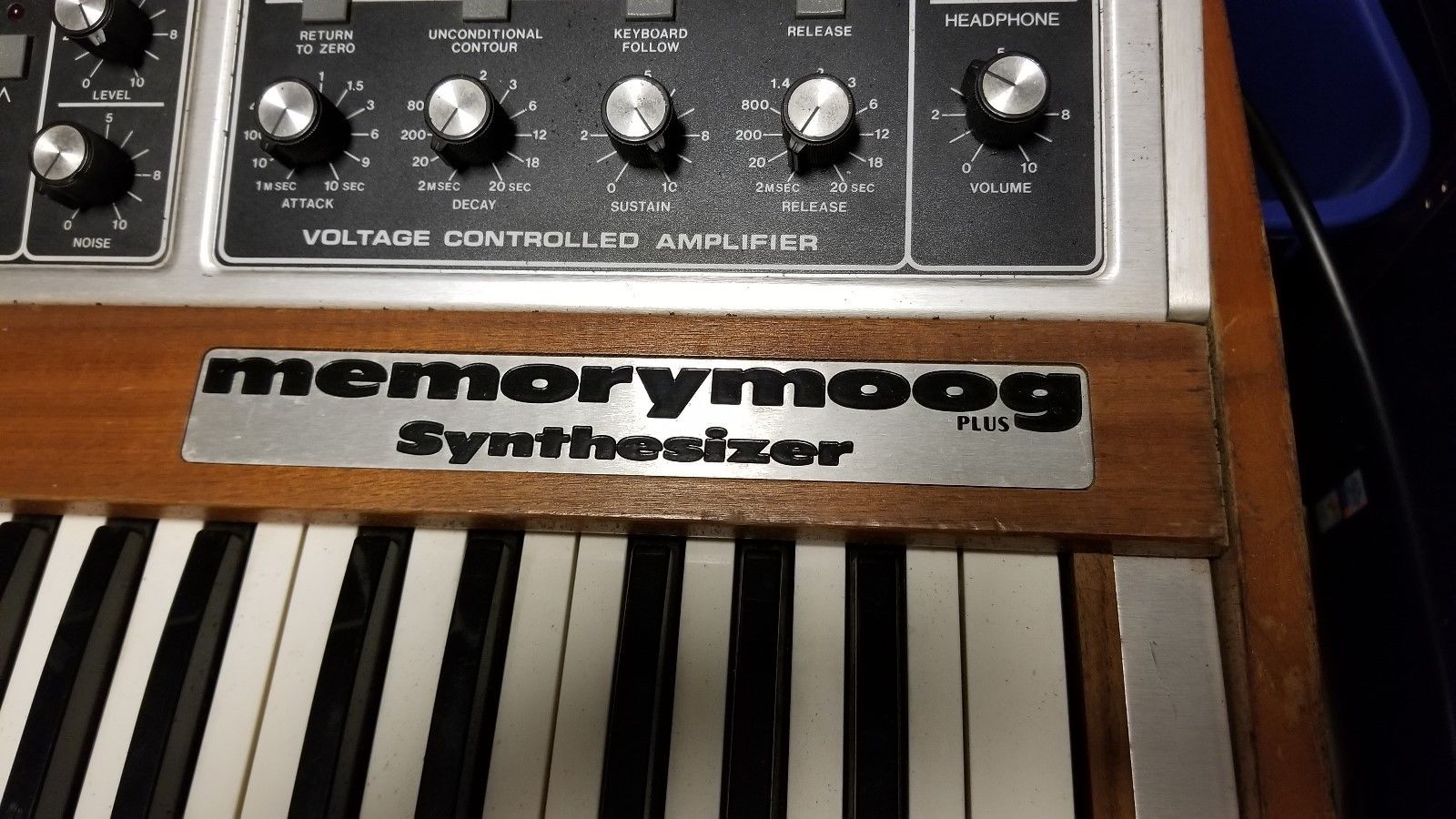 MATRIXSYNTH: MEMORYMOOG PLUS Memory Moog + Hard Case & More