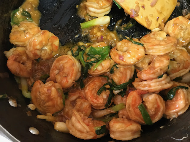 Cliff and Cathy Dinners: Ms. Vo Thi Huong's Garlic Shrimp Cliff and Cathy Dinners: Ms. Vo Thi Huong's Garlic Shrimp