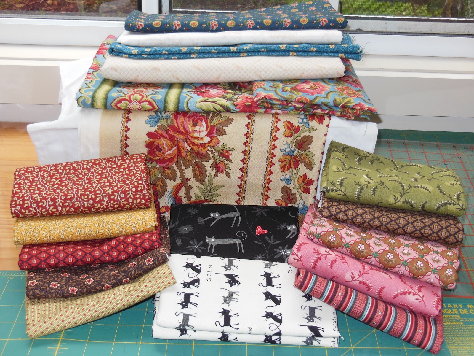 Quilting By Celia: Modern Mini Quilt & fabric Shopping