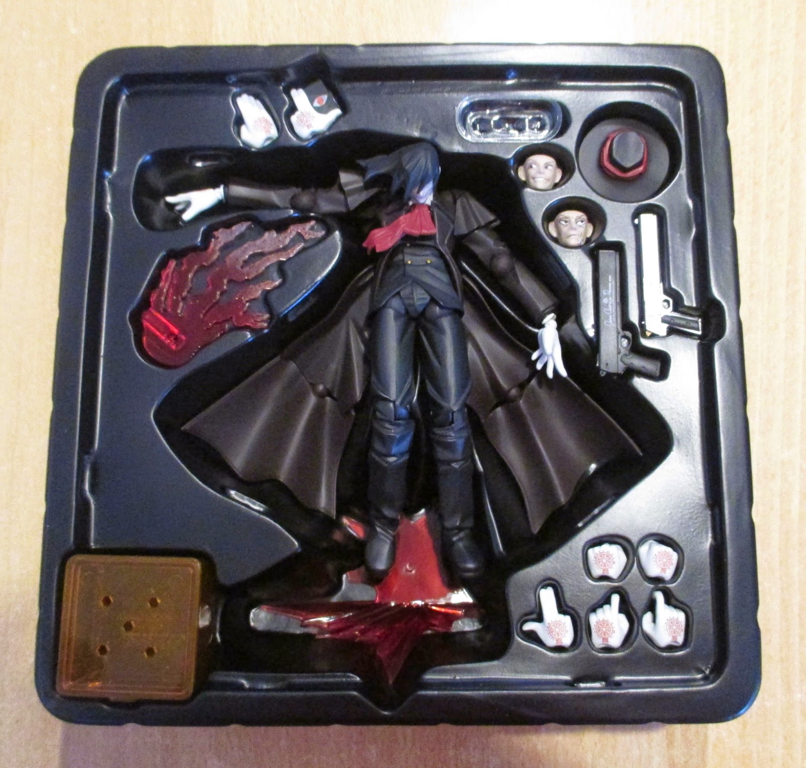 Otaku Family: Revoltech Series No.114 - Hellsing : Alucard