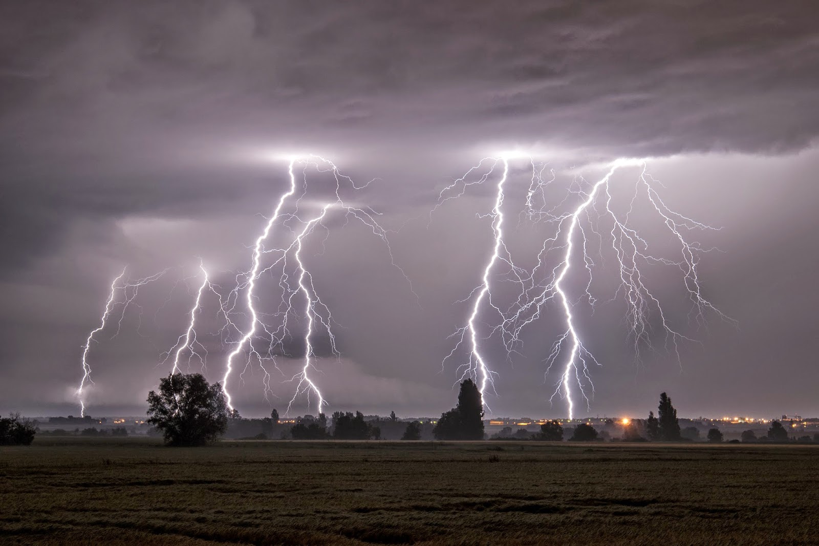 lightning pics: You’ll be shocked by these lightning pics (Storm chaser ...