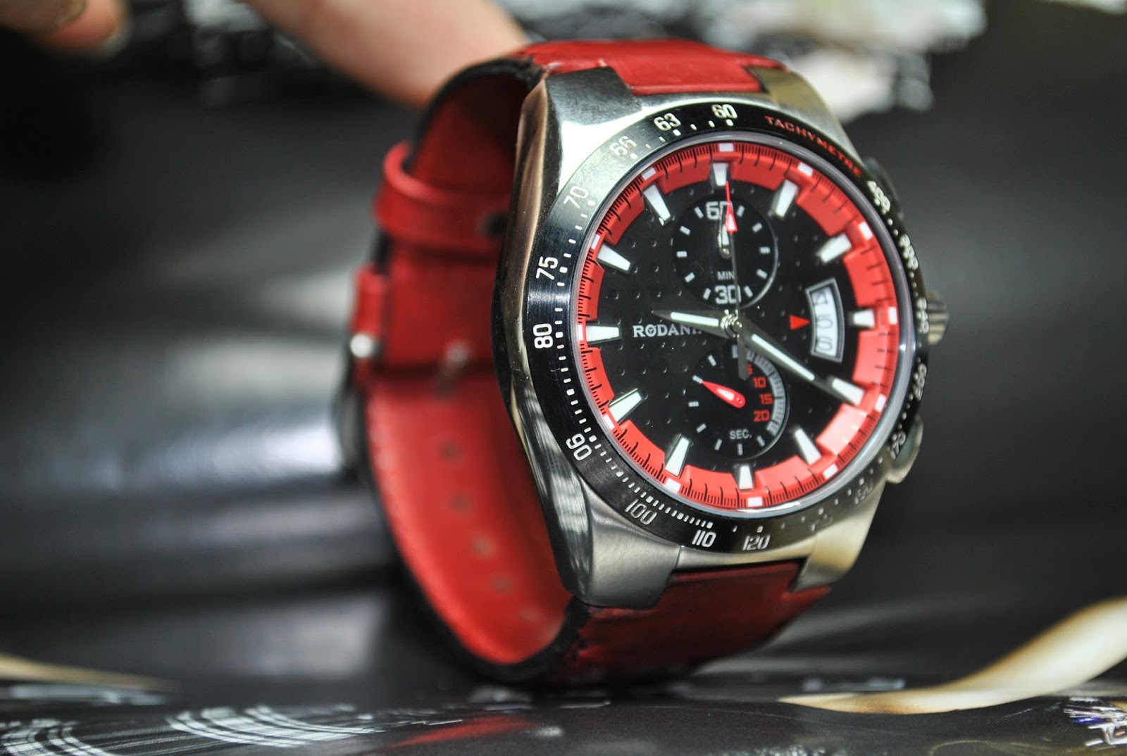 CURELE DE CEAS DIN PIELE: Rodania