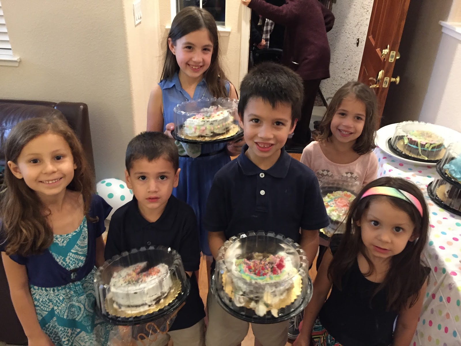 How to Throw a Cake Decorating Cake Party!