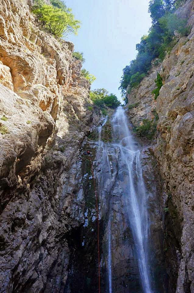 Canyoning - Caving: Καταρράκτης Κρεμαστός, Ανατολική, Τζουμέρκα