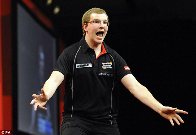" DARTS - MADNESS ": MARK WEBSTER 10-7 WES NEWTON