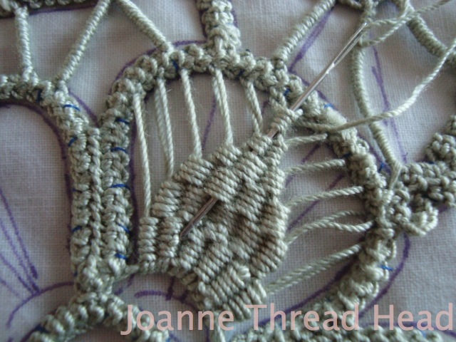 Thread Head: Intermediate Romanian Point Lace Tutorial
