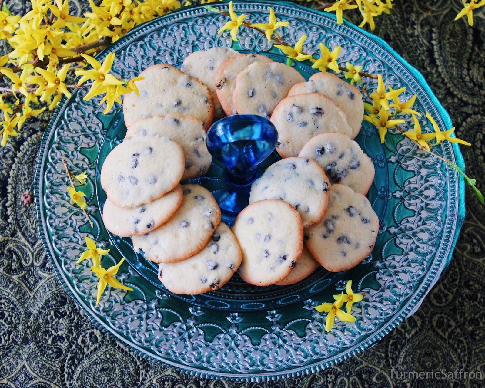 Turmeric & Saffron: Shirini Keshmeshi - Persian Raisin Cookies