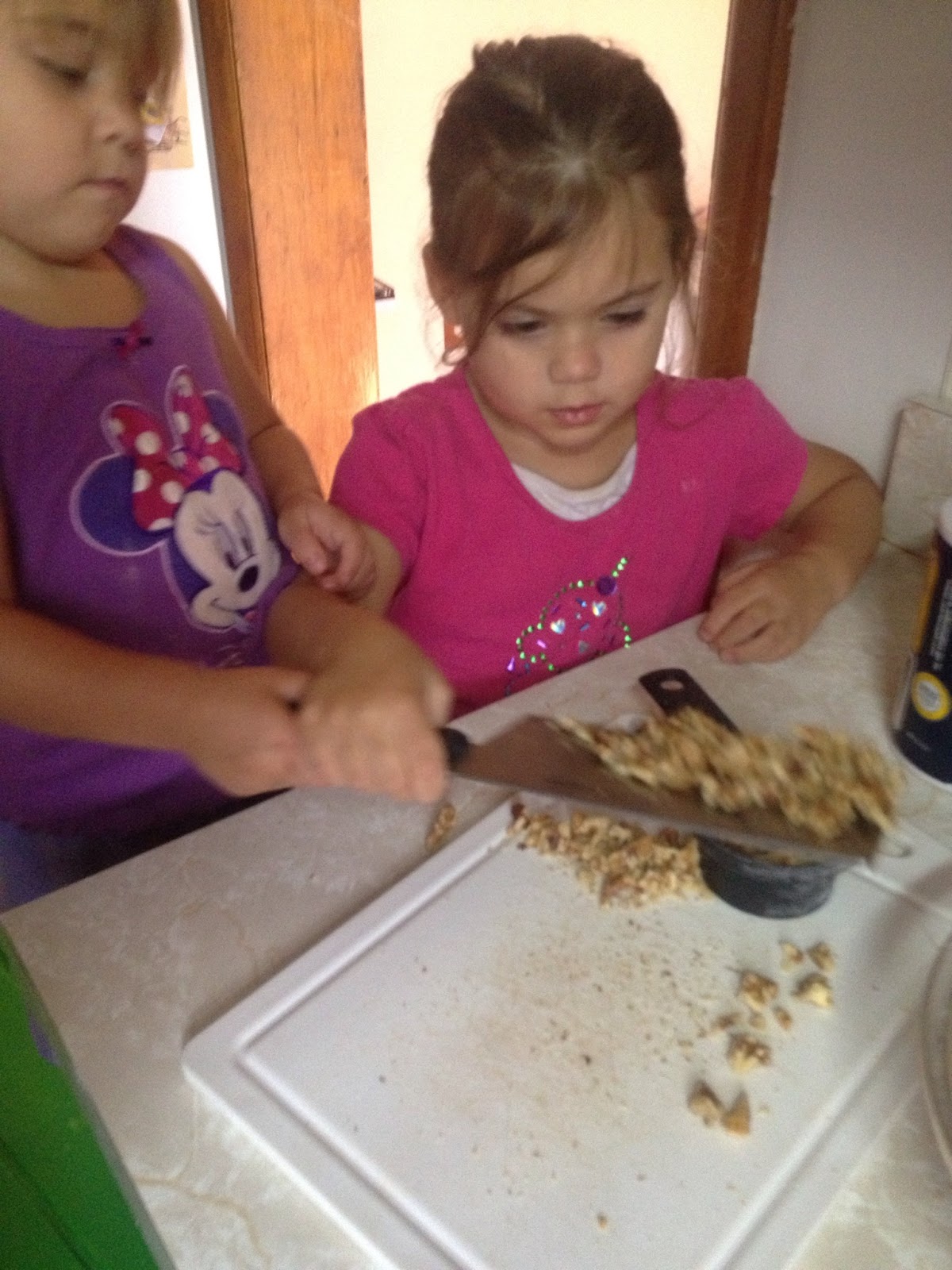 Kayla Jaye: Kayla makes Whole Grain Banana Bread