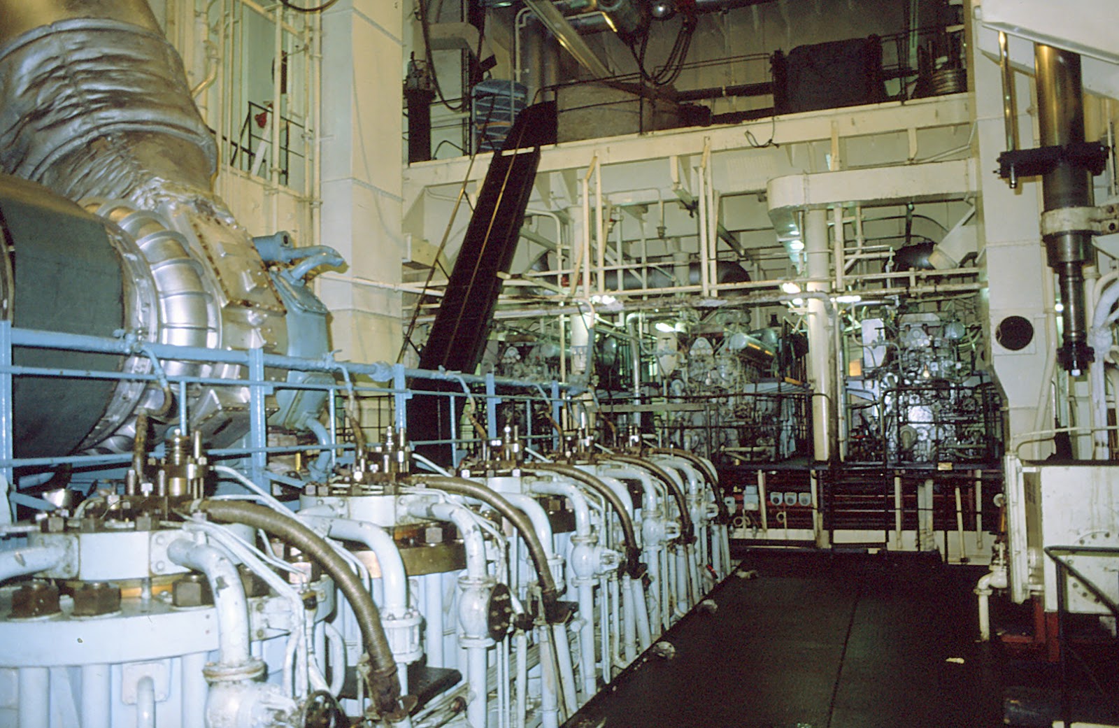 'ZIEN EN WETEN': TAGELUS. M.S. SHELL TANKERS B.V. (DEEL 1)