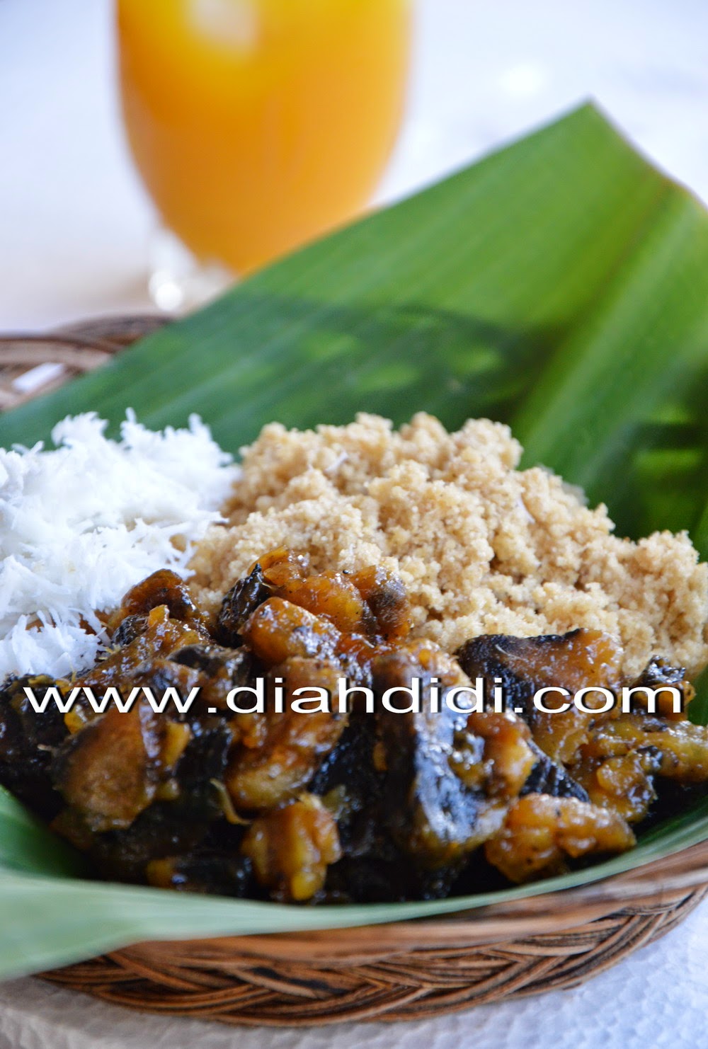 Diah Didi's Kitchen: Cara Membuat Adonan Tiwul Dari Tepung Gaplek