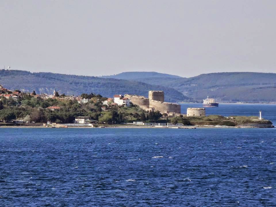 In a nutshell: Transiting the Dardanelles Strait, Turkey