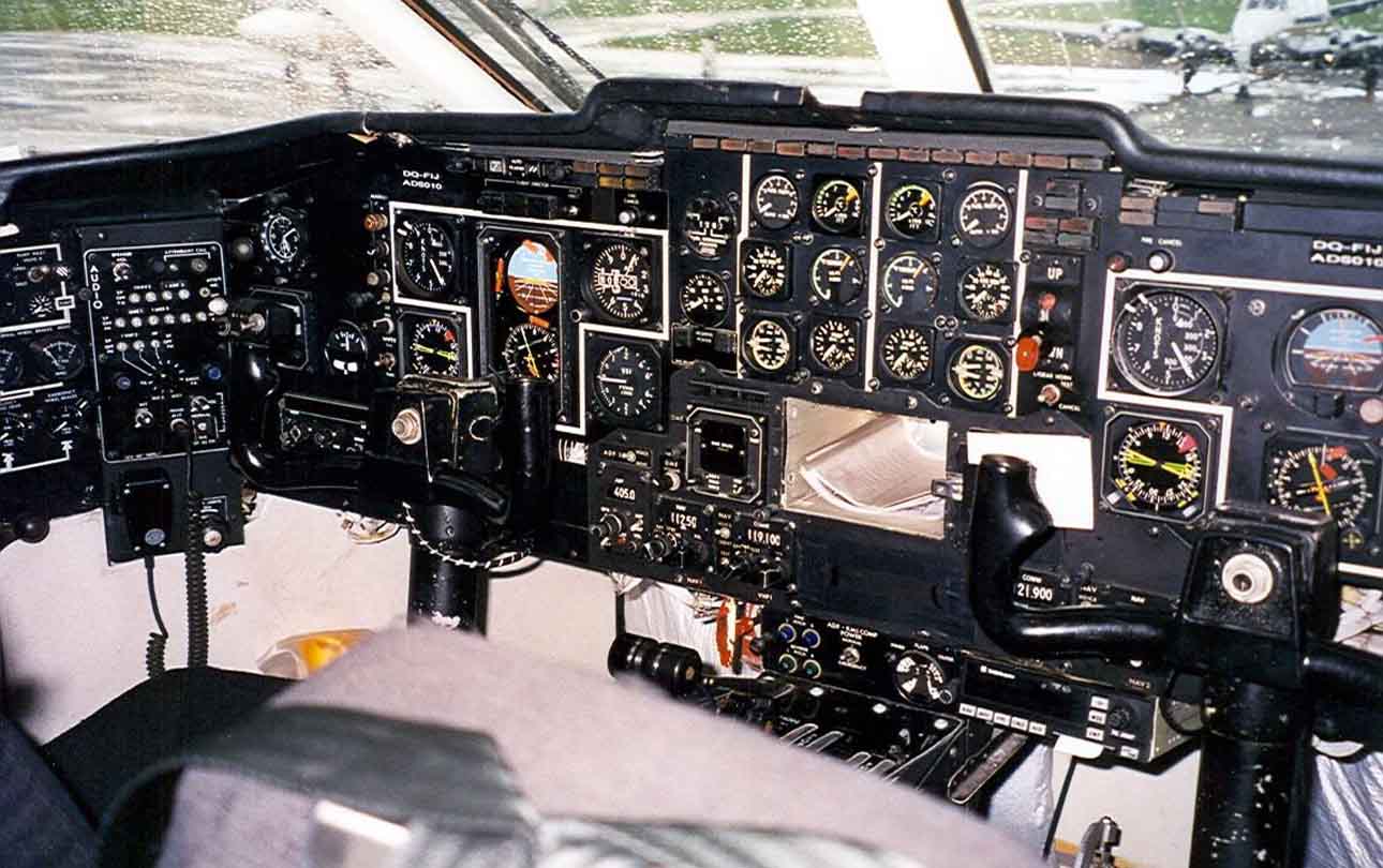 nhungdoicanh: Short 330