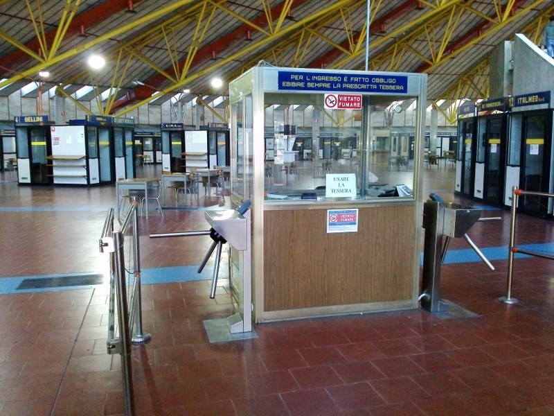 Tornello a tripode per controllo accessi Verona : Tornello a tripode ...