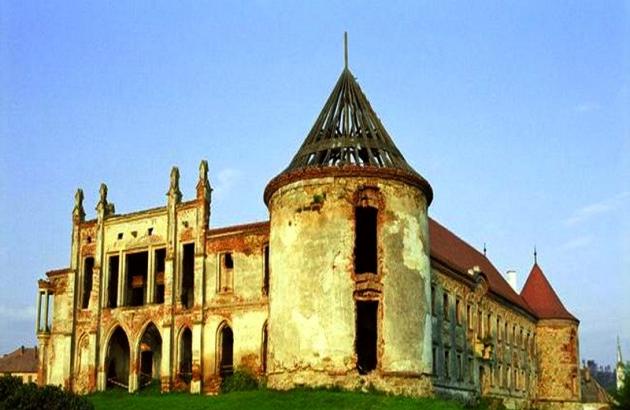 CASTELUL BANFFY de la BONTIDA CLUJ, trecutul da mana cu prezentul iar ...
