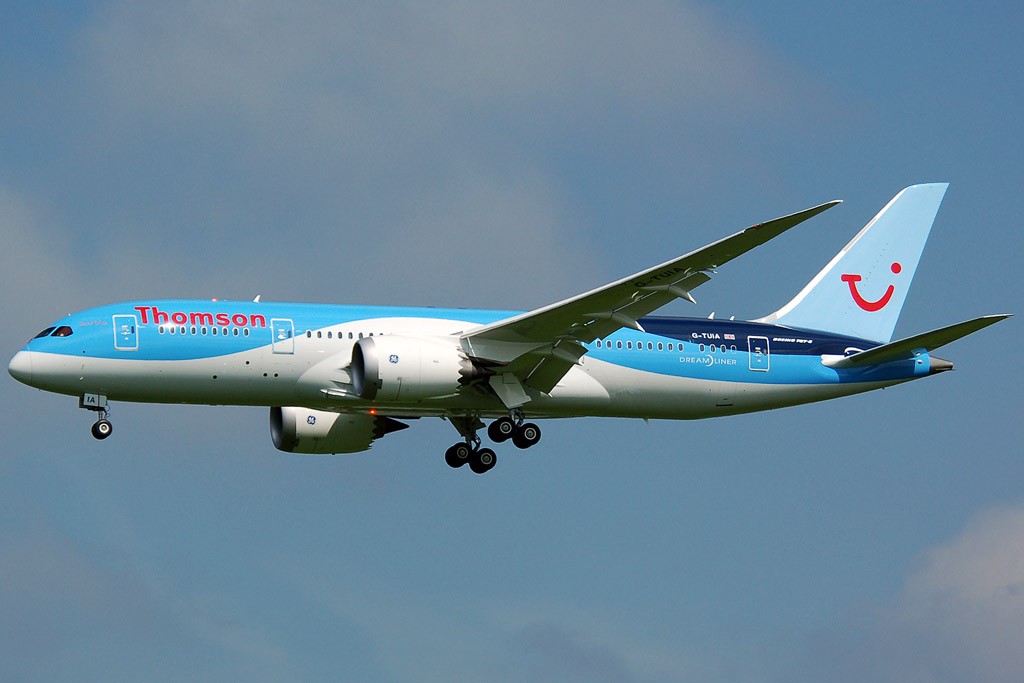 Aero Pacific Flightlines: Thomson Airways takes delivery of its first ...