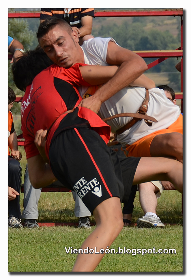 Viendo León: Lucha Leonesa en Vegaquemada (León)