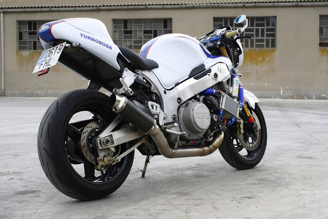 Racing Cafè: Suzuki GSX-R 1300 "Turbobusa" by O2 Engines