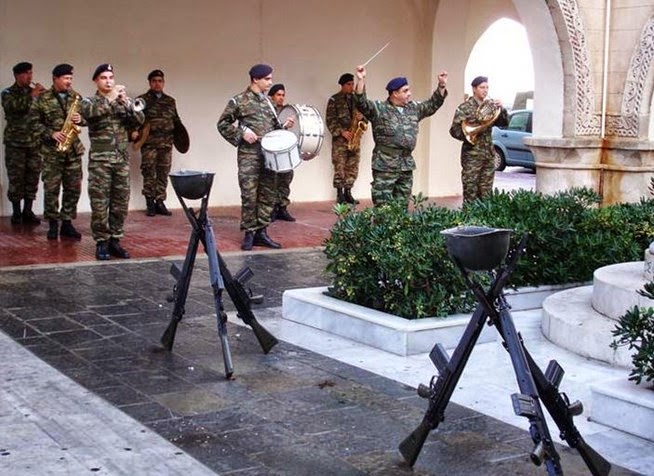 ΟΙ ΕΝΟΠΛΕΣ ΔΥΝΑΜΕΙΣ ΓΙΟΡΤΑΖΟΥΝ ΤΗΝ ΠΑΝΑΓΙΑ ΠΡΟΣΤΑΤΙΔΑ ΤΟΥΣ... ΣΤΙΣ 21 ...