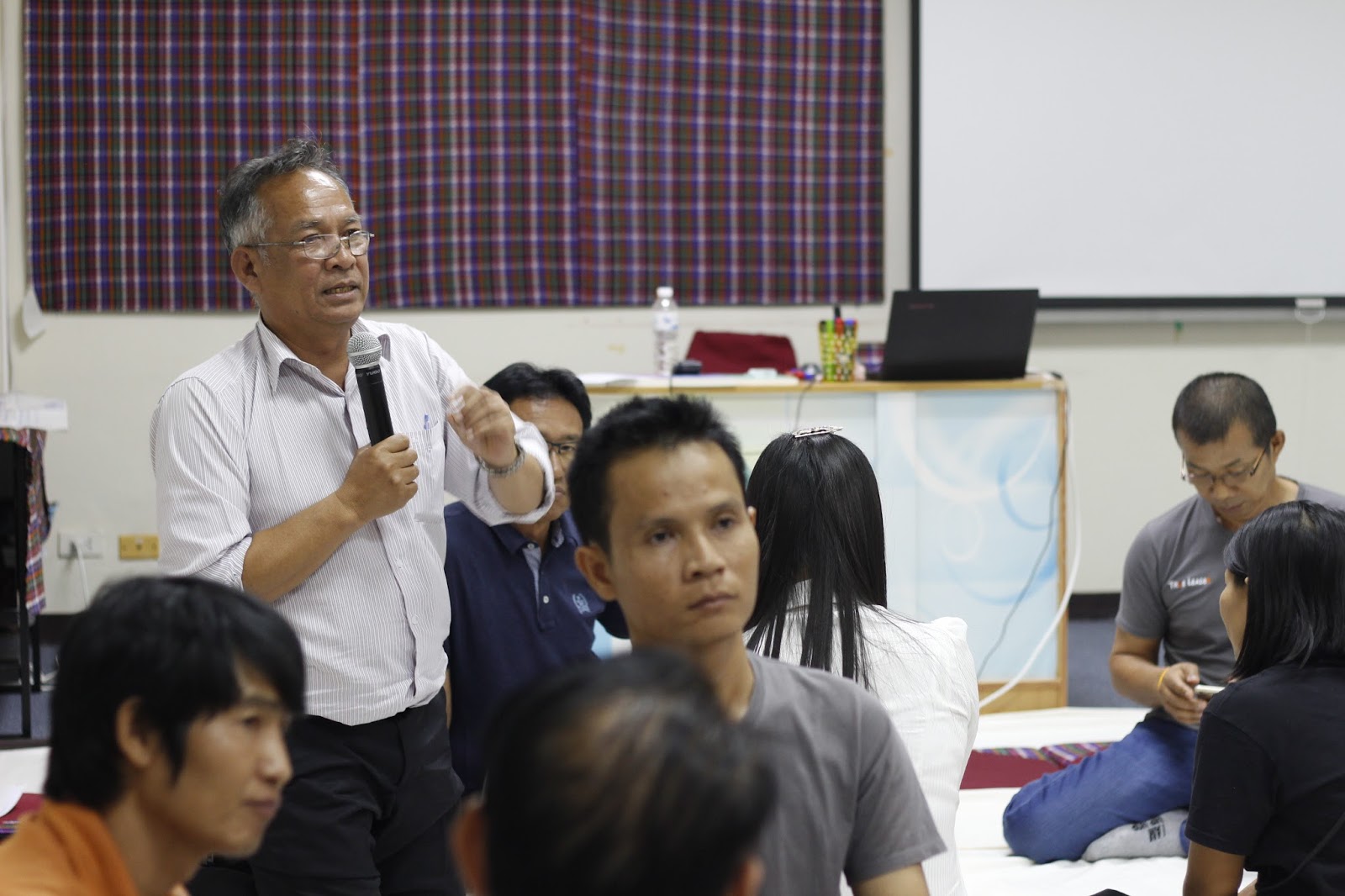 เครือข่ายงอกนอกกะลา | NNK: เมษายน 2016