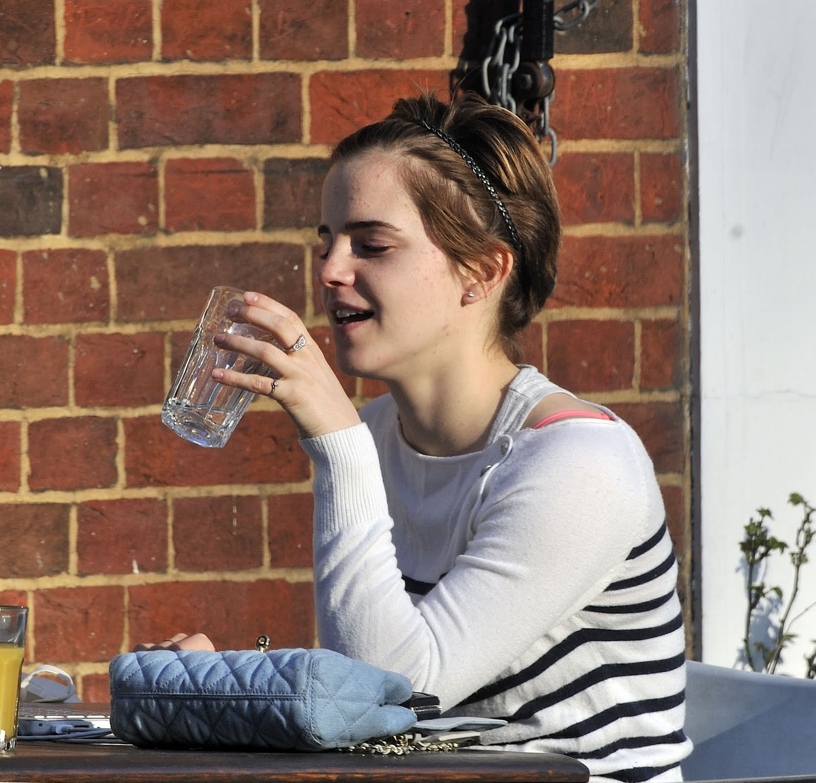 Believe In Me: Emma Watson Without Make-Up !! (Pics)