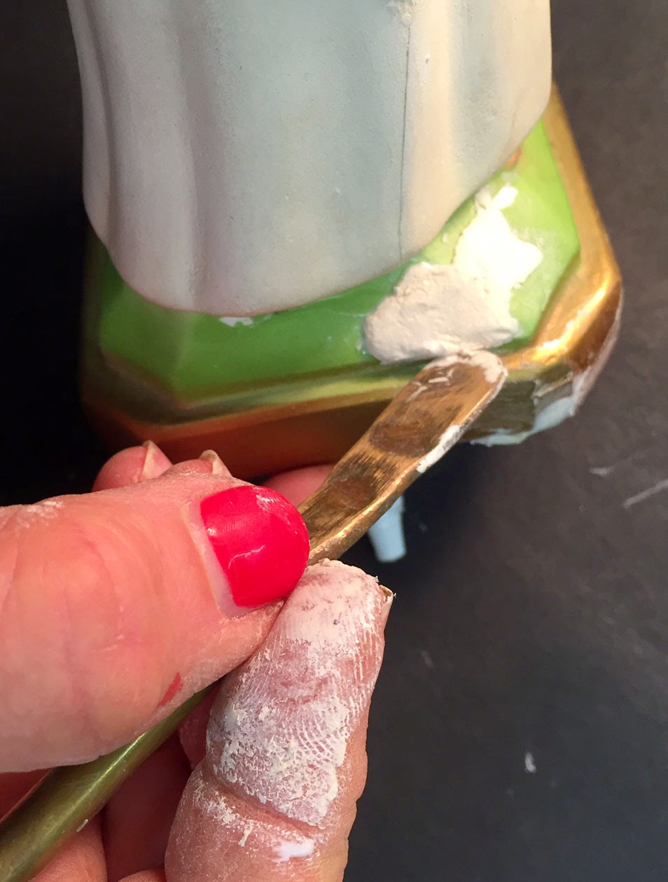 The Saint Painter : How to Repair a Saint Statue and Survive a Broken Heart