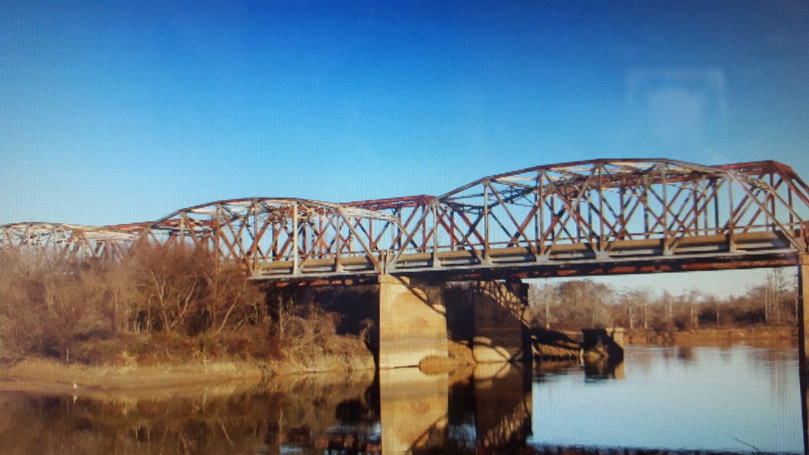 Evans is a place on Earth: Songs (of the South) to learn and sing.