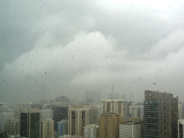 Dubai, UAE: The New World Landmark: Dubai-UAE Weather - Freak Weather ...