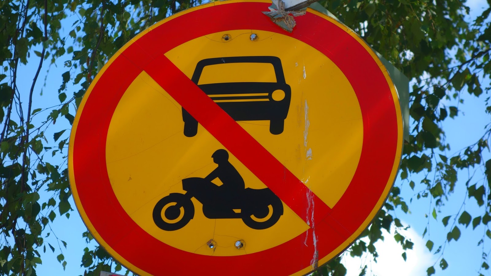 Deadline Torstaina: Selvää kuin vesi