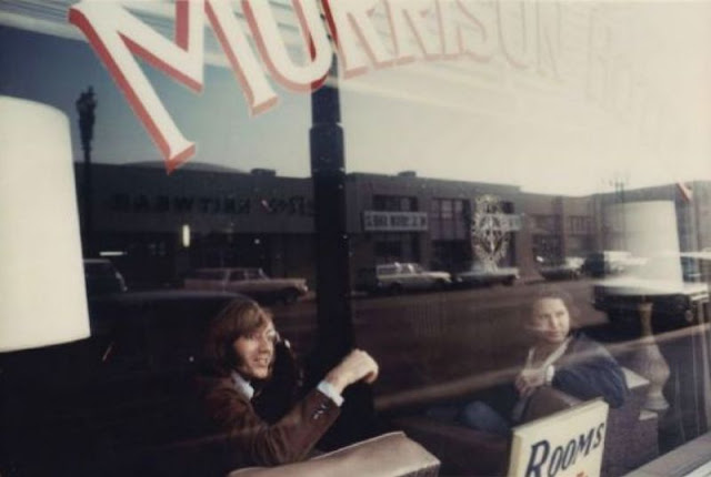 30 Rare Behind the Scenes Photographs From the Morrison Hotel's Album ...