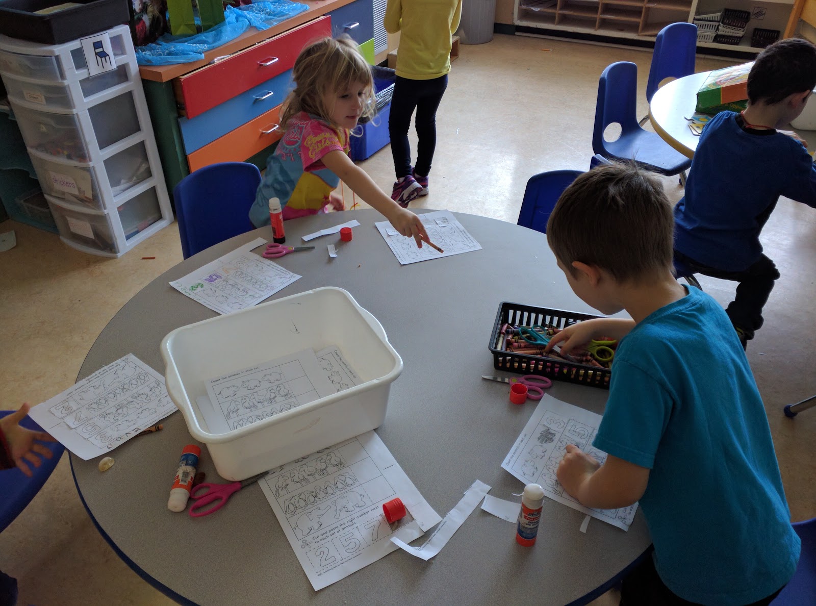 Kindergarten Kids!: Learning Stations