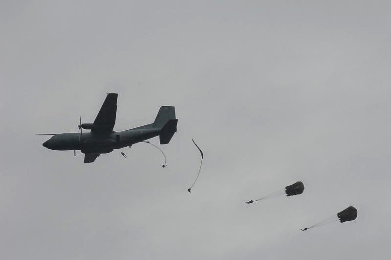 PHILATELIE et AVIATION MILITAIRE: CASV 51.566 ORLEANS BRICY