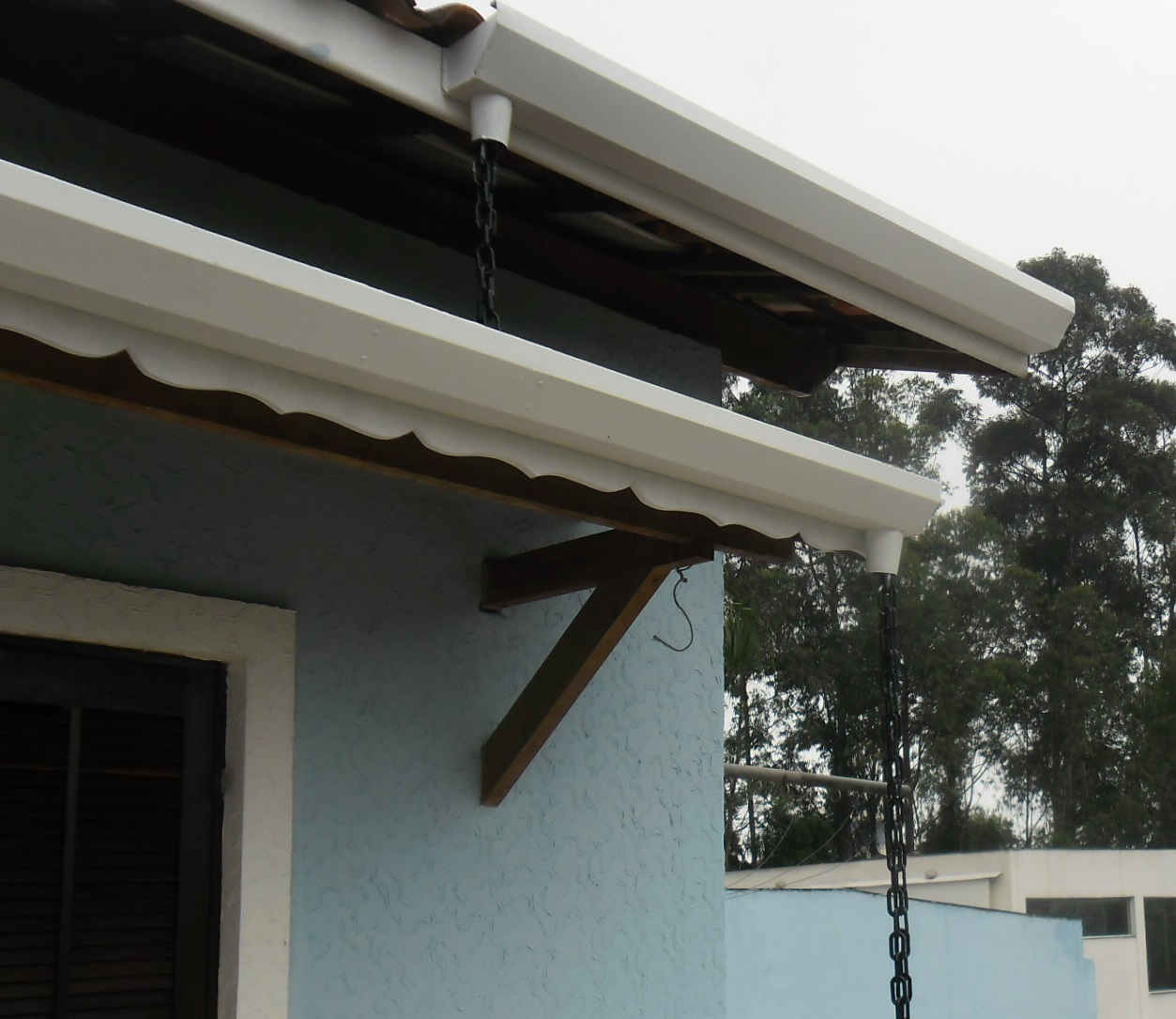 Taboão Calhas : CALHA DE BEIRAL COM CORRENTE PLASTICA