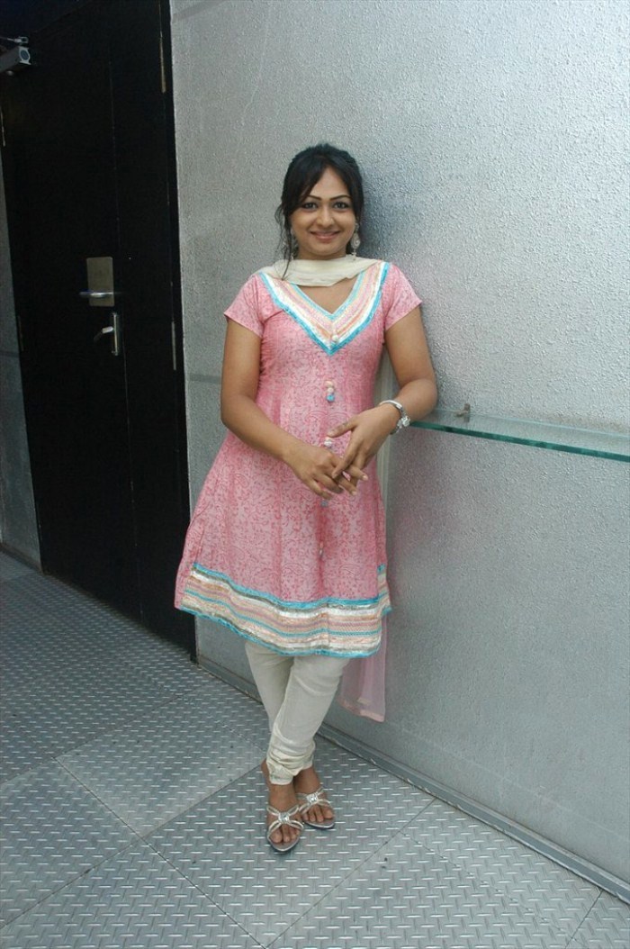 shantini theva cute photos gallery - Image Juri