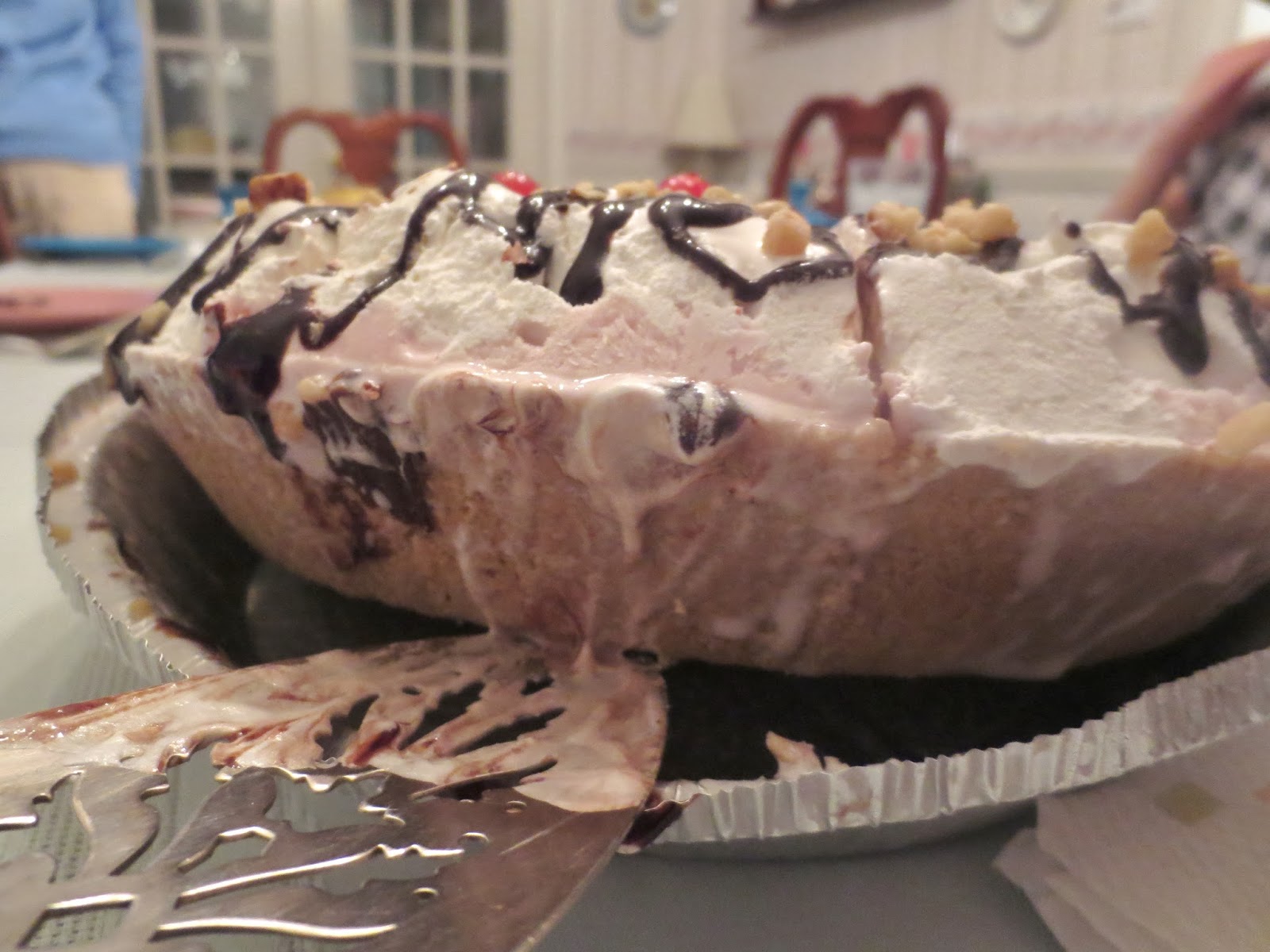 Princesses, Pies, & Preschool Pizzazz: Friday Pie-Day: Banana Split Pie