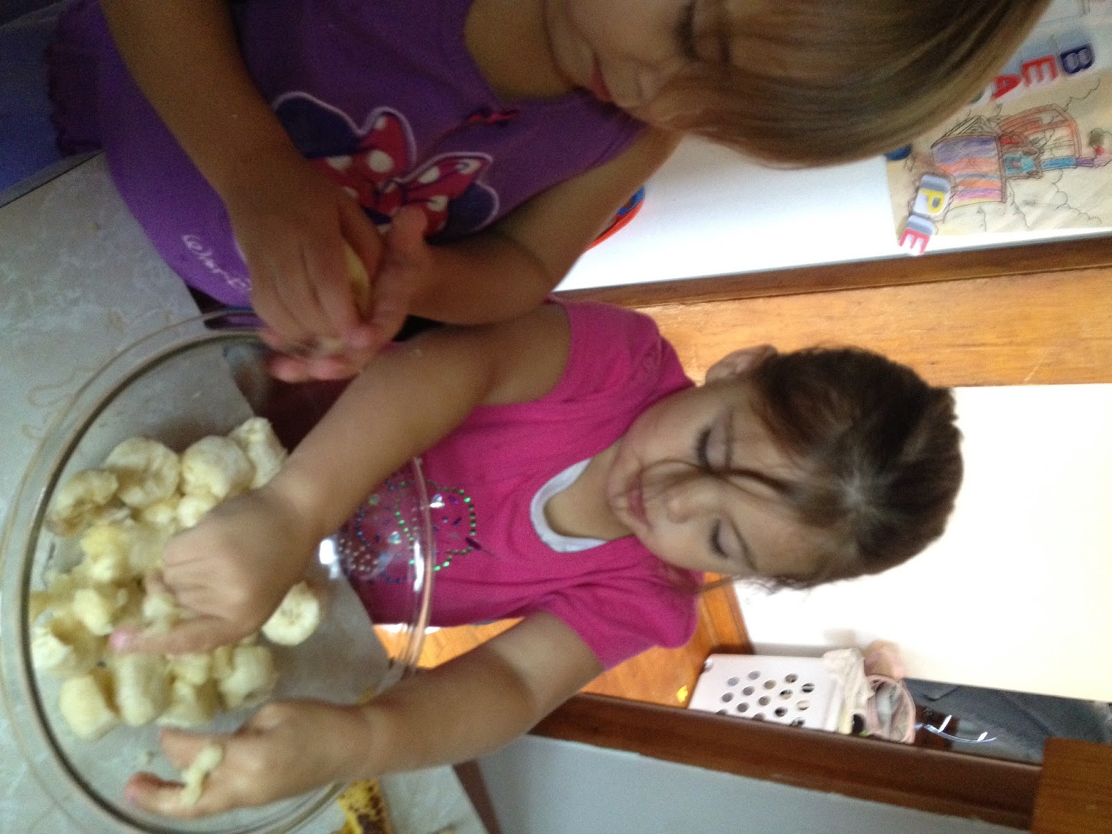 Kayla Jaye: Kayla makes Whole Grain Banana Bread