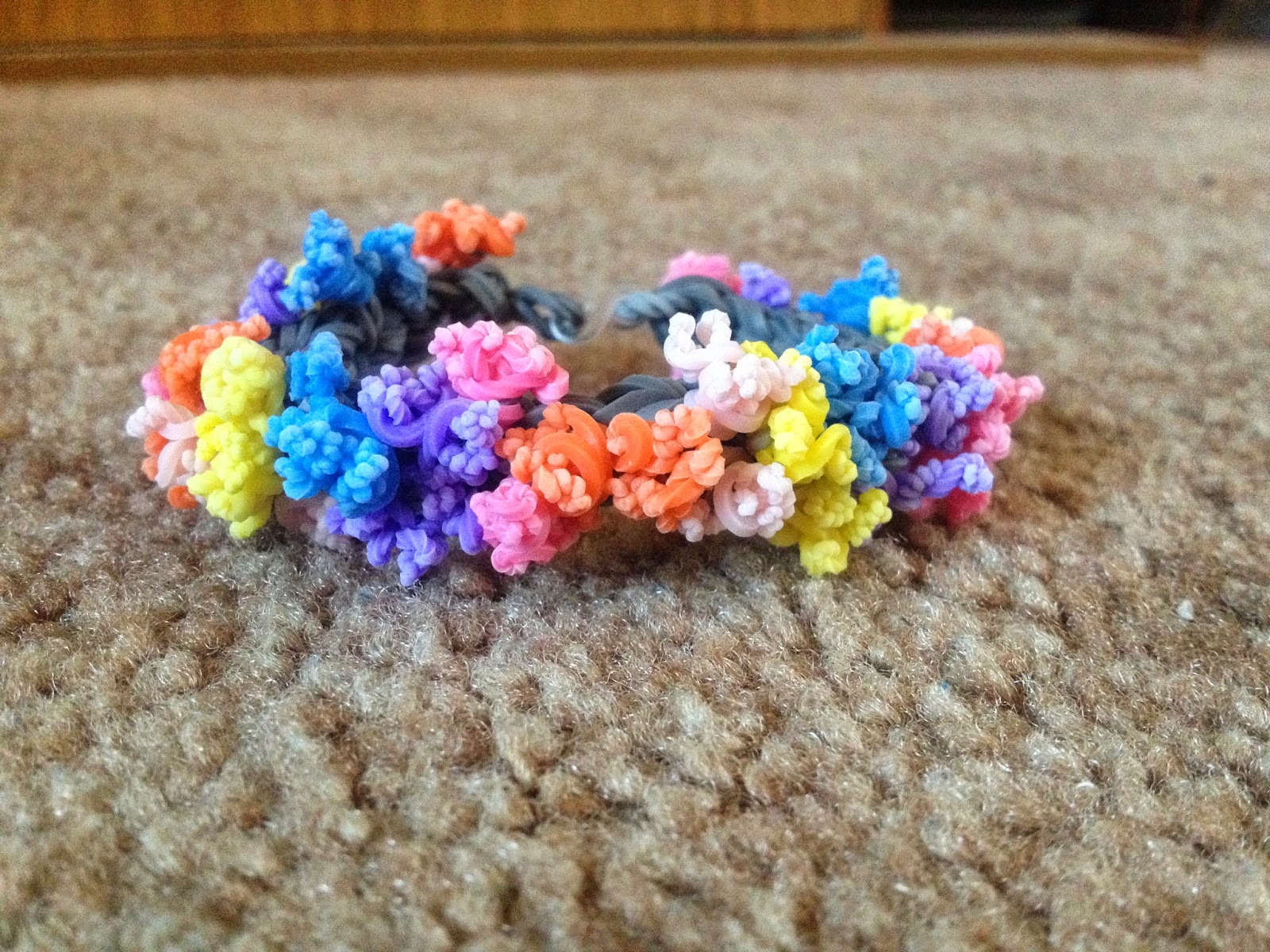 Honey D's Creations: Rainbow Loom Sea Coral Bracelet