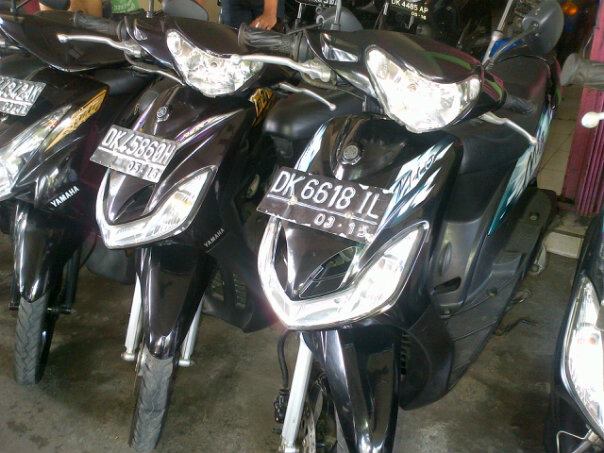 BINTANG DEWATA MOTOR: DISPLAY SEPEDA MOTOR