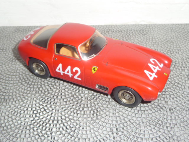 GRANDI E PICCOLE AUTO: Vecchi modelli e nuovi collezionisti