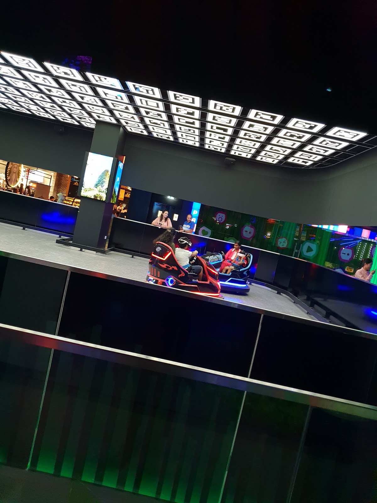 Life in Kuwait Blog: Tek Zone in The Avenues