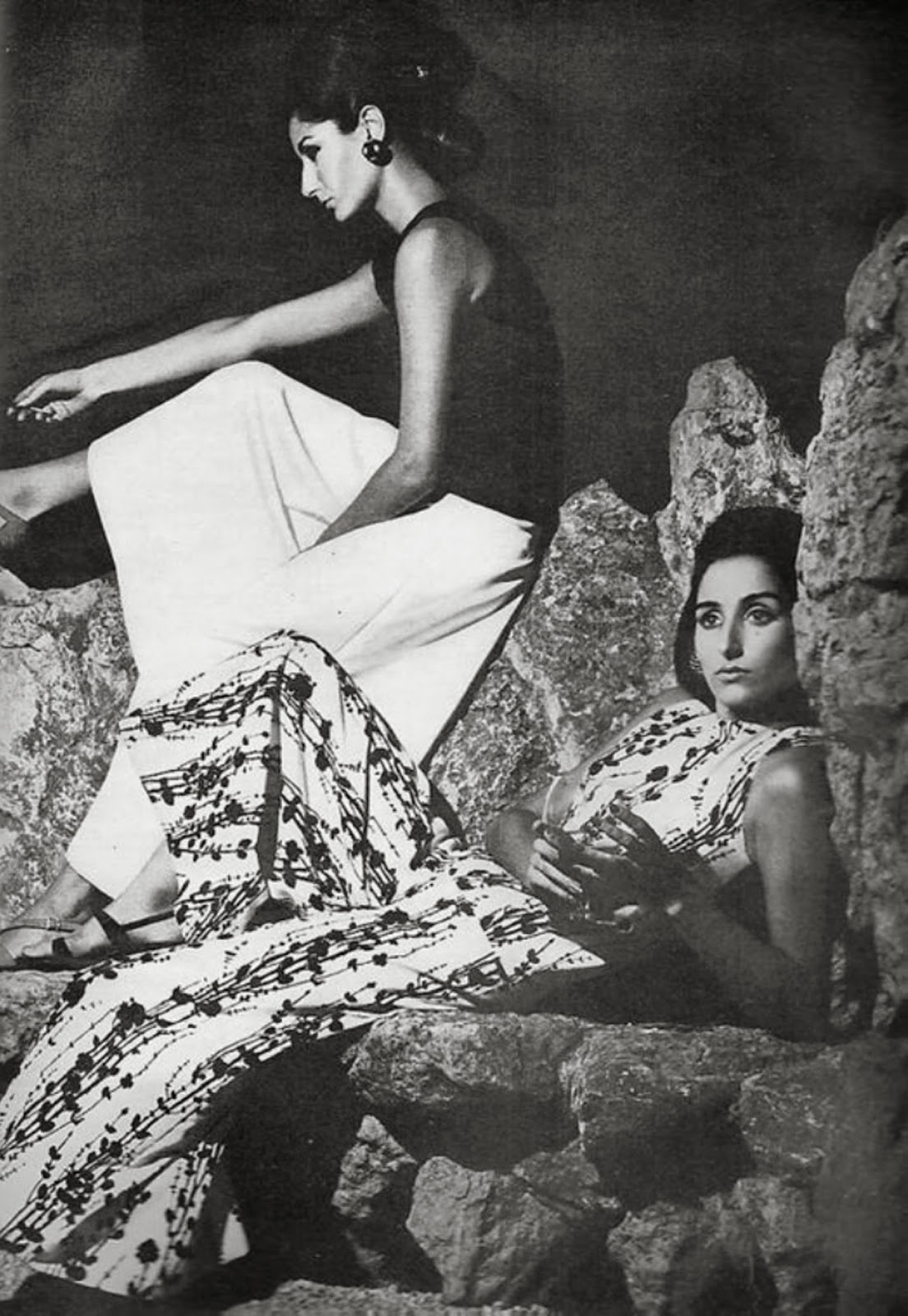 Scalpers by Rafael Medina: CAMERA ICONS