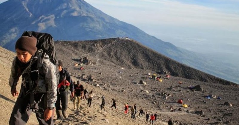 Pendakian Gunung Merapi Di Malam Tahun Baru Dibatasi Hanya 2 500 Orang