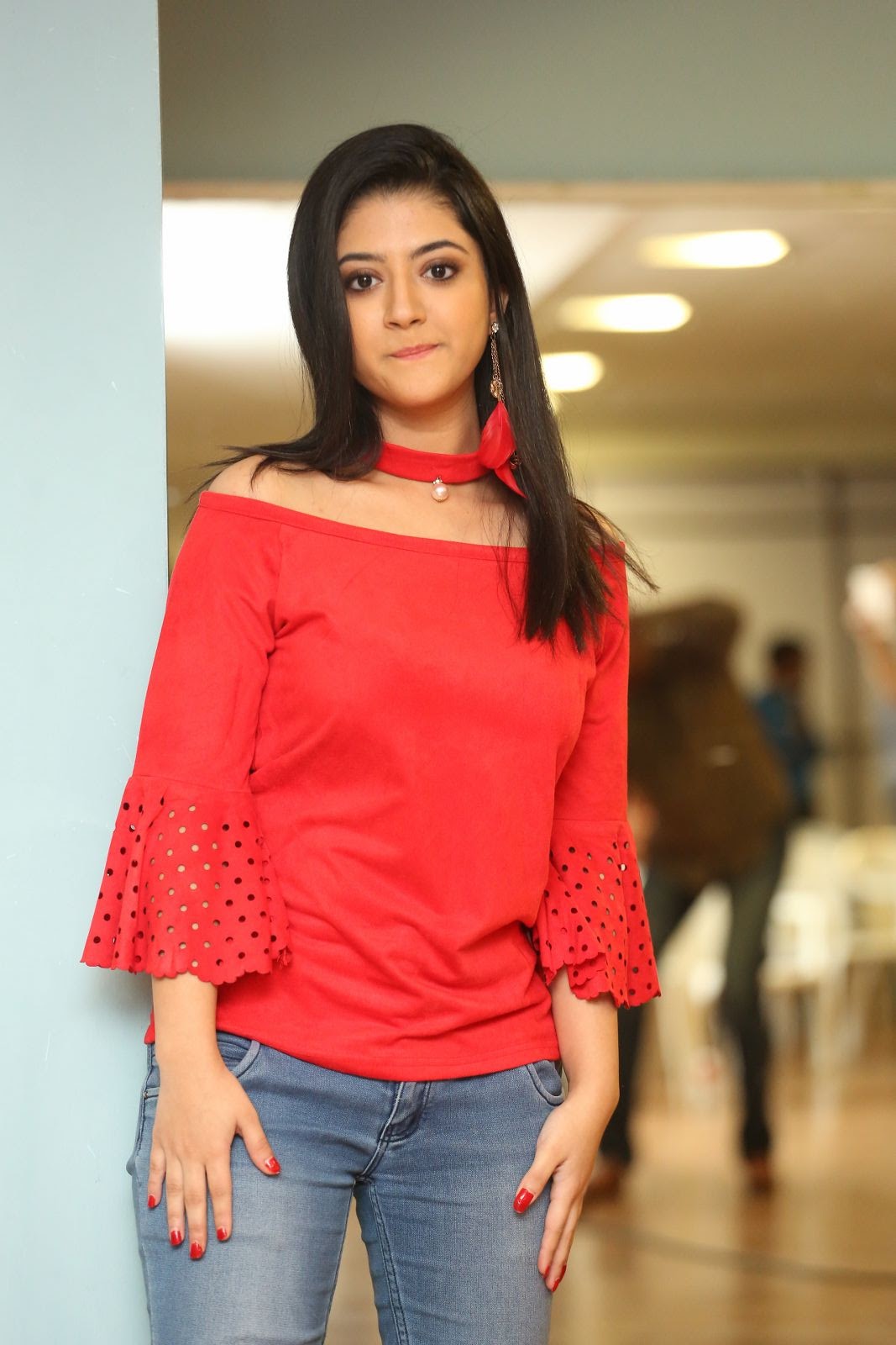 Shriya Sharma latest sizzling pics in red top