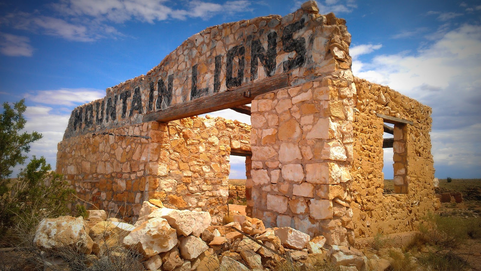 Wandering Sol: Two Guns, A bunch of ruins, and a Souvenir...