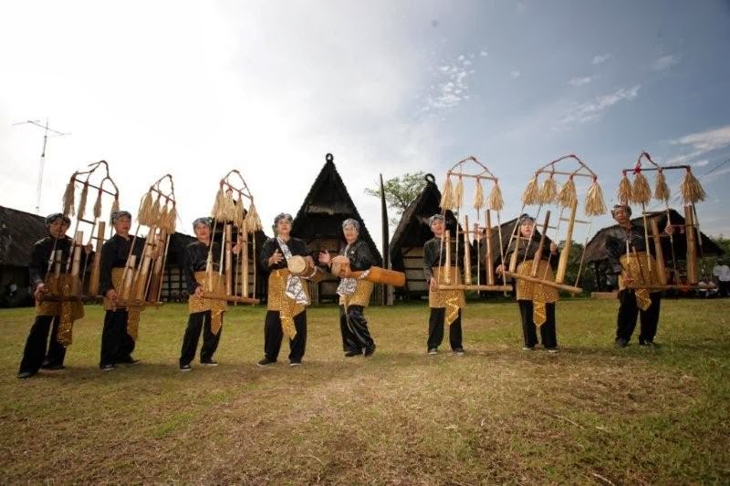 Karakteristik Budaya Sunda | ENSI SUNDA