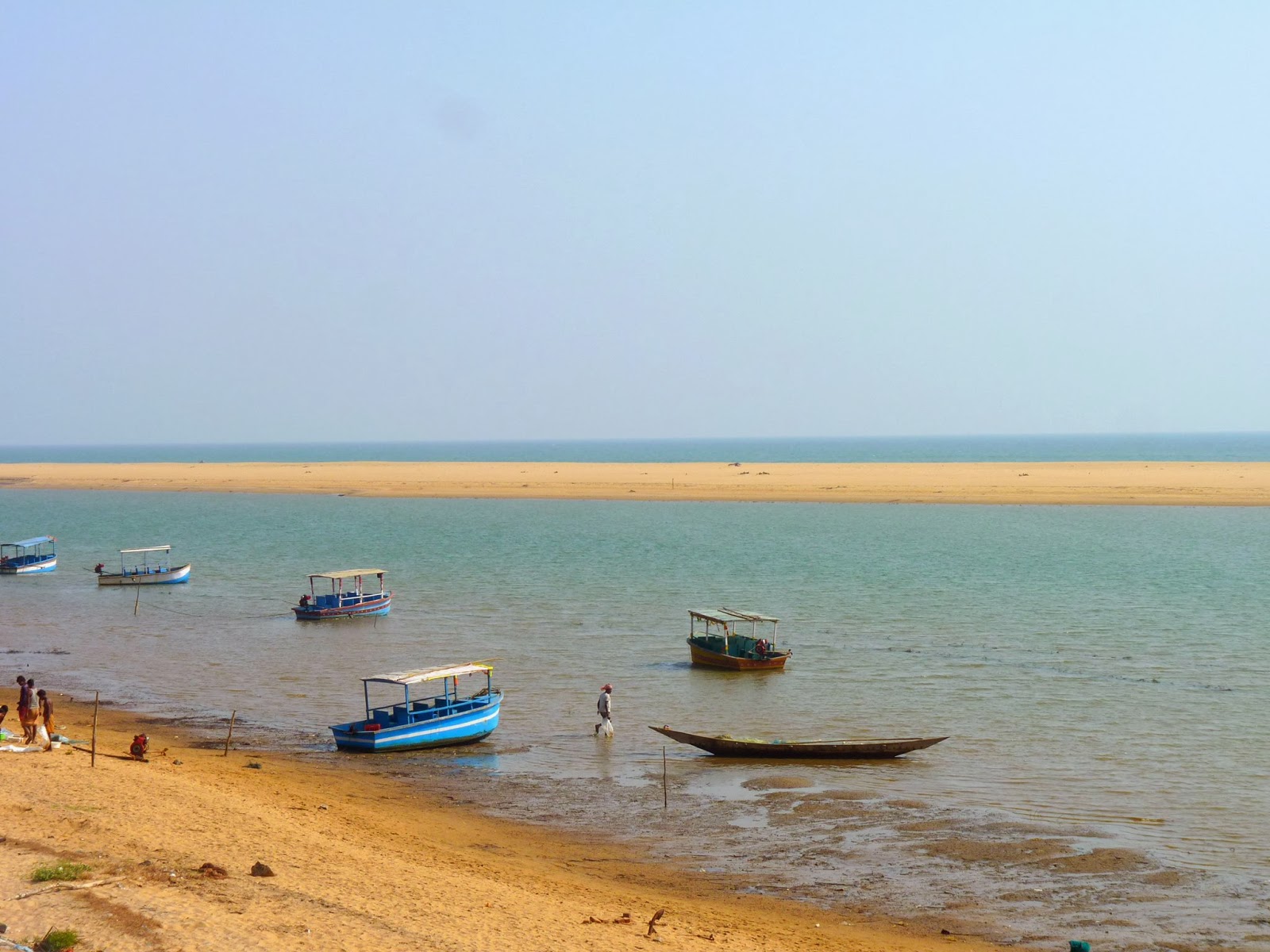 Quiet and Beautiful Beaches In Orissa | Delightful Destinations