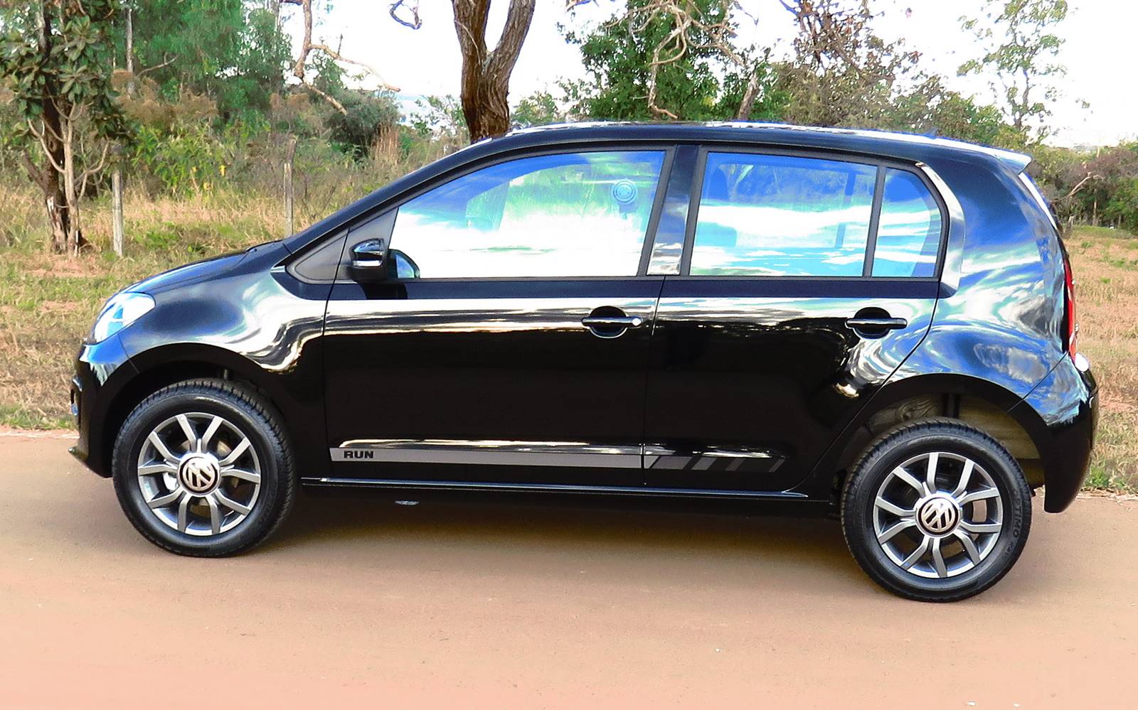 Up! I-Motion: carro automático mais barato do Brasil - teste