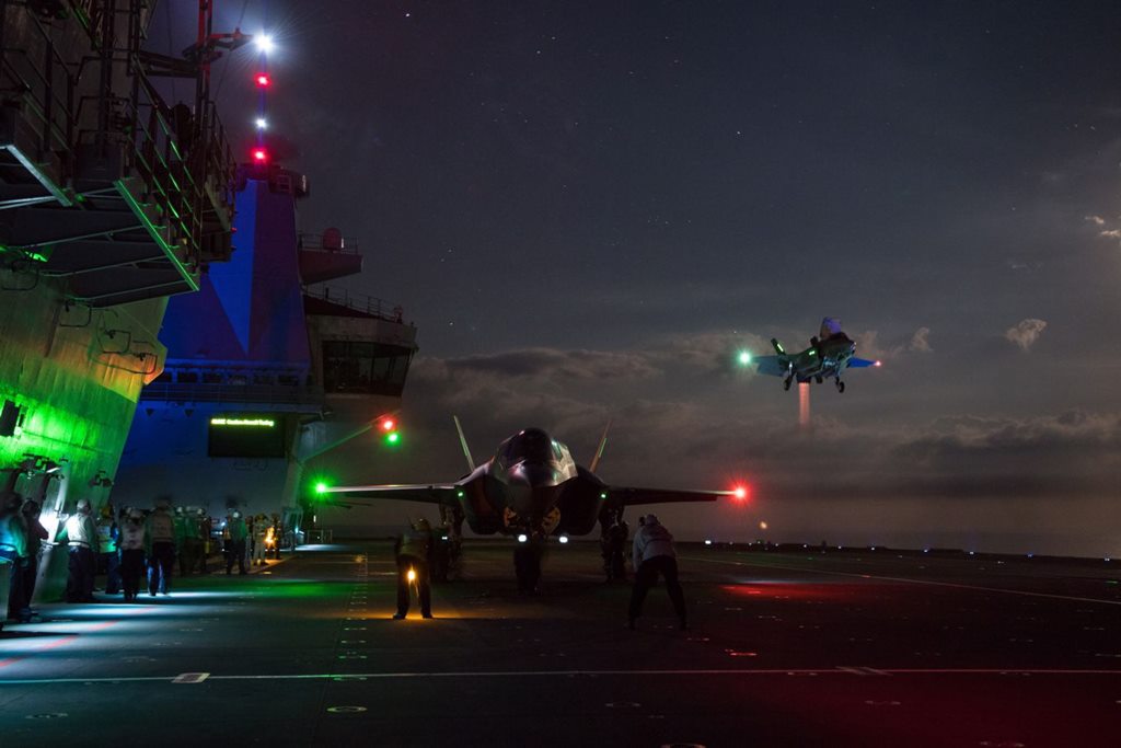 UK F-35 FIGHTERS BEGIN NIGHT FLIGHTS ON HMS QUEEN ELIZABETH - Blog ...