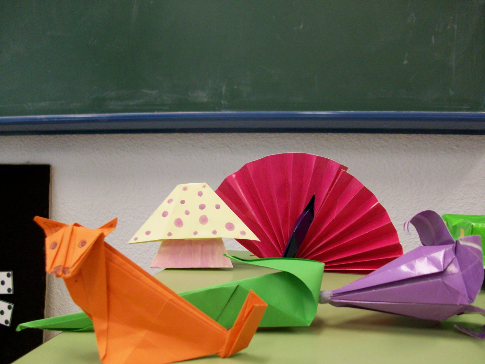 BLOG DEL C.E.I.P. EDUARDO LUCENA 2ºA: Sesión de Papiroflexia